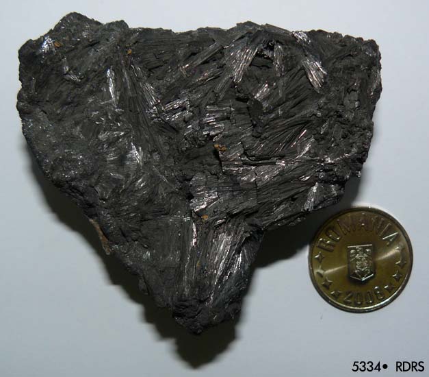 Pyrolusite Raman spectra - Romanian Database of Raman Spectroscopy